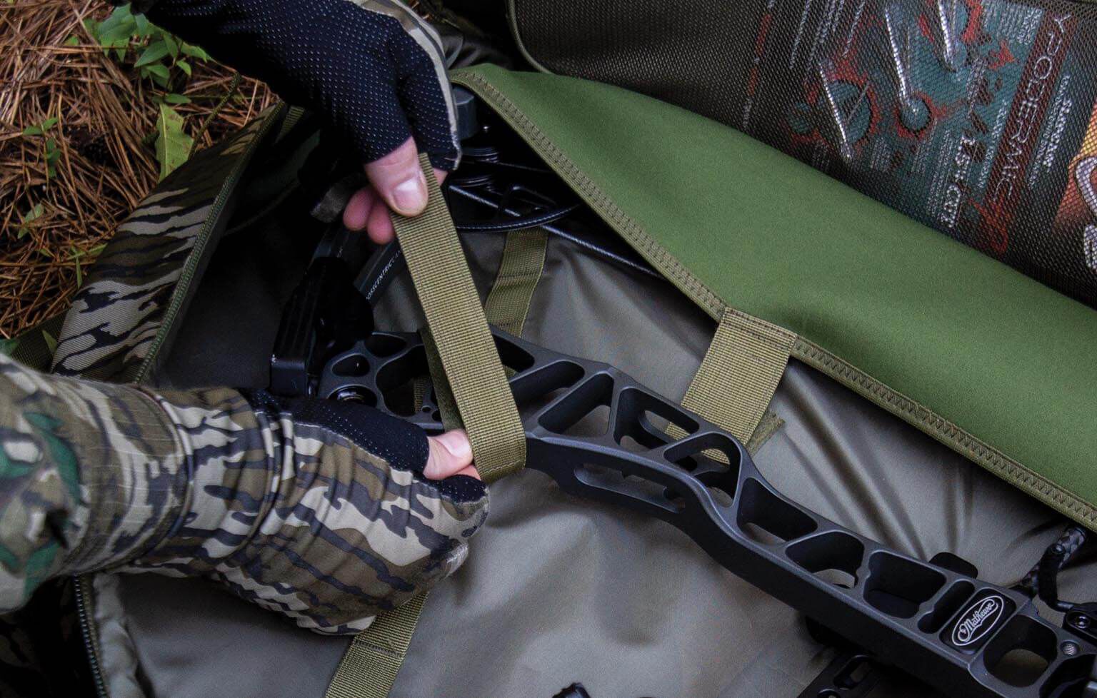 Buy Mossy Oak Bottomland Soft Bow Case - Primos Hunting