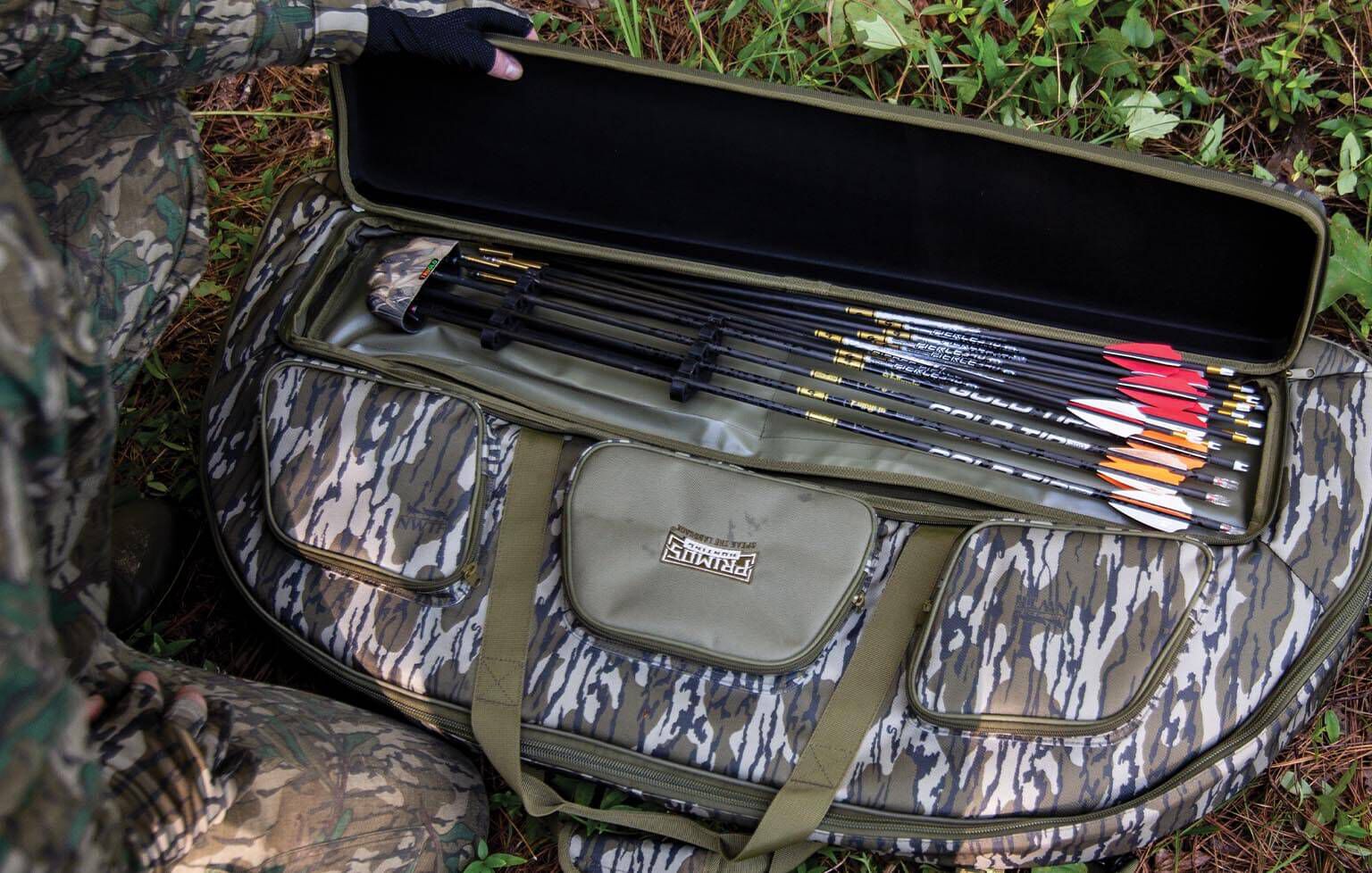 Buy Mossy Oak Bottomland Soft Bow Case - Primos Hunting