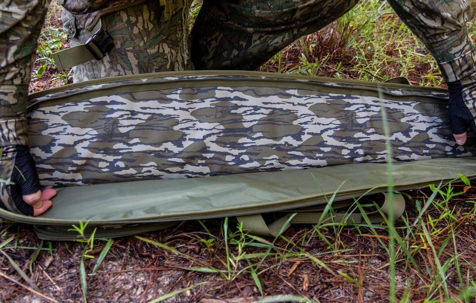 Buy Mossy Oak Bottomland Shotgun Case - Primos Hunting